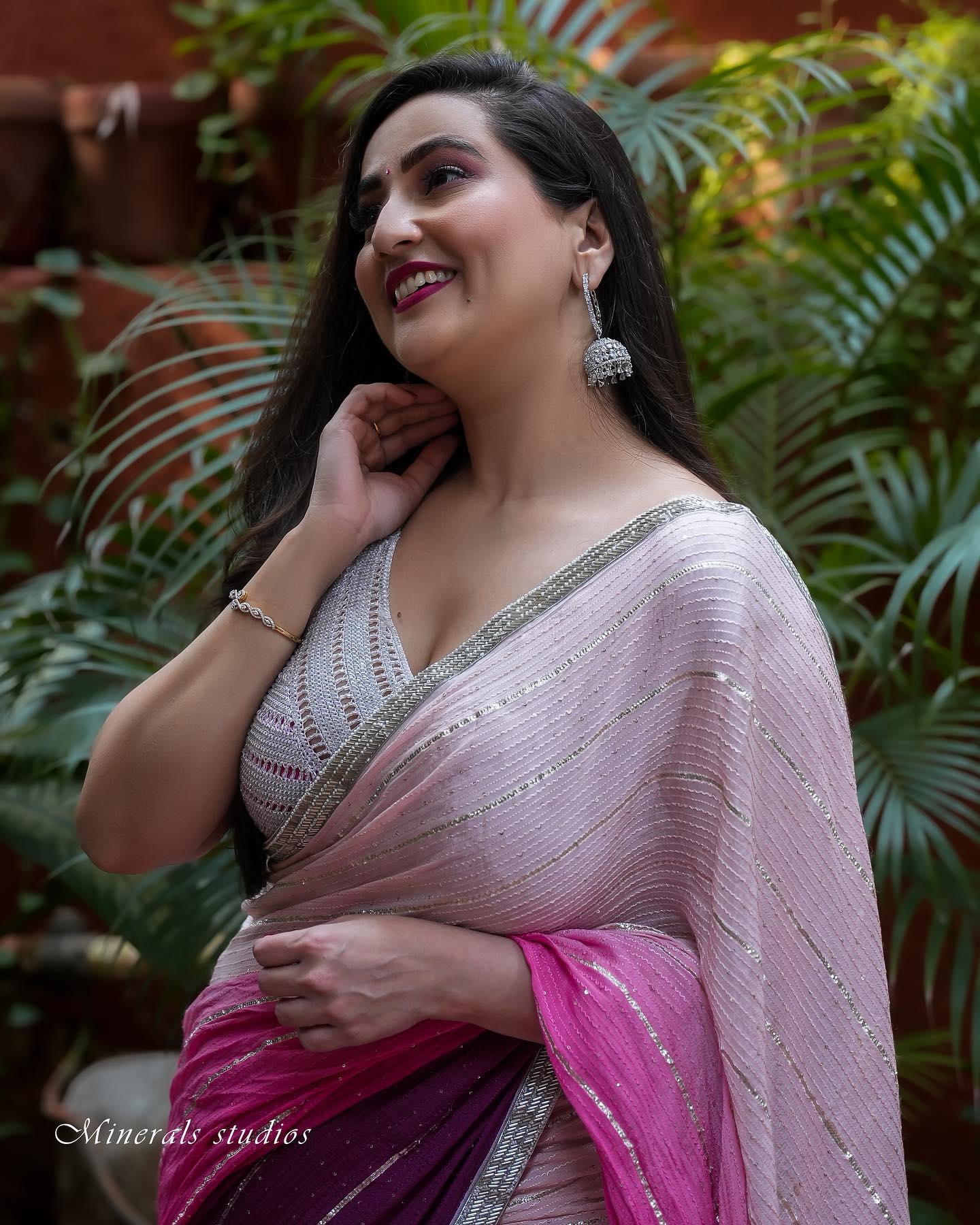 చీరలో సోకుల విందు చేసిన యాంకర్ మంజూష.. వైరల్ అవుతోన్న లేటెస్ట్ పిక్స్.. – News18 తెలుగు