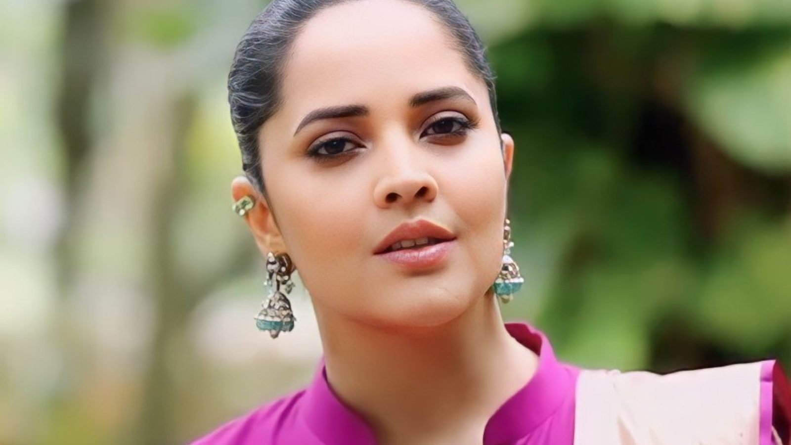 Anchor Anasuya : అందరిముందే కన్నీళ్లు పెట్టుకున్న స్టార్ యాంకర్ అనసూయ ...