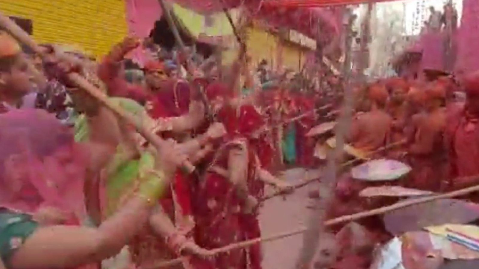 Holi 2023:లాఠీలతో కొట్టుకుంటారు! అక్కడ హోలీ ముందే జరుగుతుందని తెలుసా ...