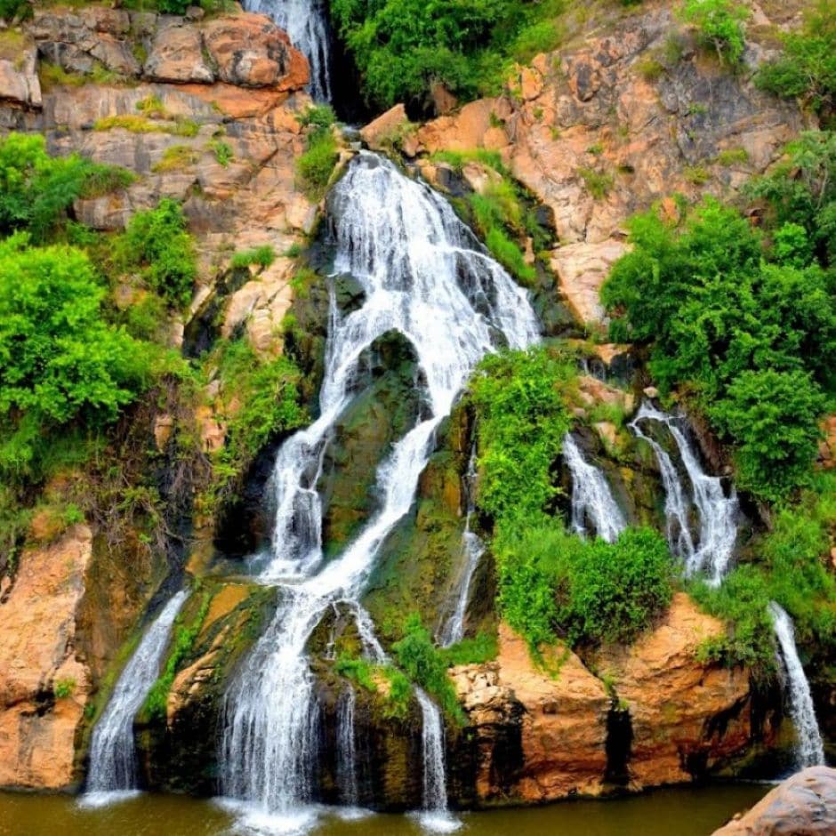 Waterfalls: మండువేసవిలో చల్లచల్లని వాటర్ ఫాల్స్! ఈ నీటిలో ఆడుకుంటే ఆ ...