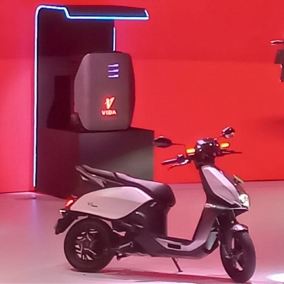 Hero Electric Scooter: హీరో ఎలక్ట్రిక్ స్కూటర్... ఫుల్ ఛార్జ్ చేస్తే ...