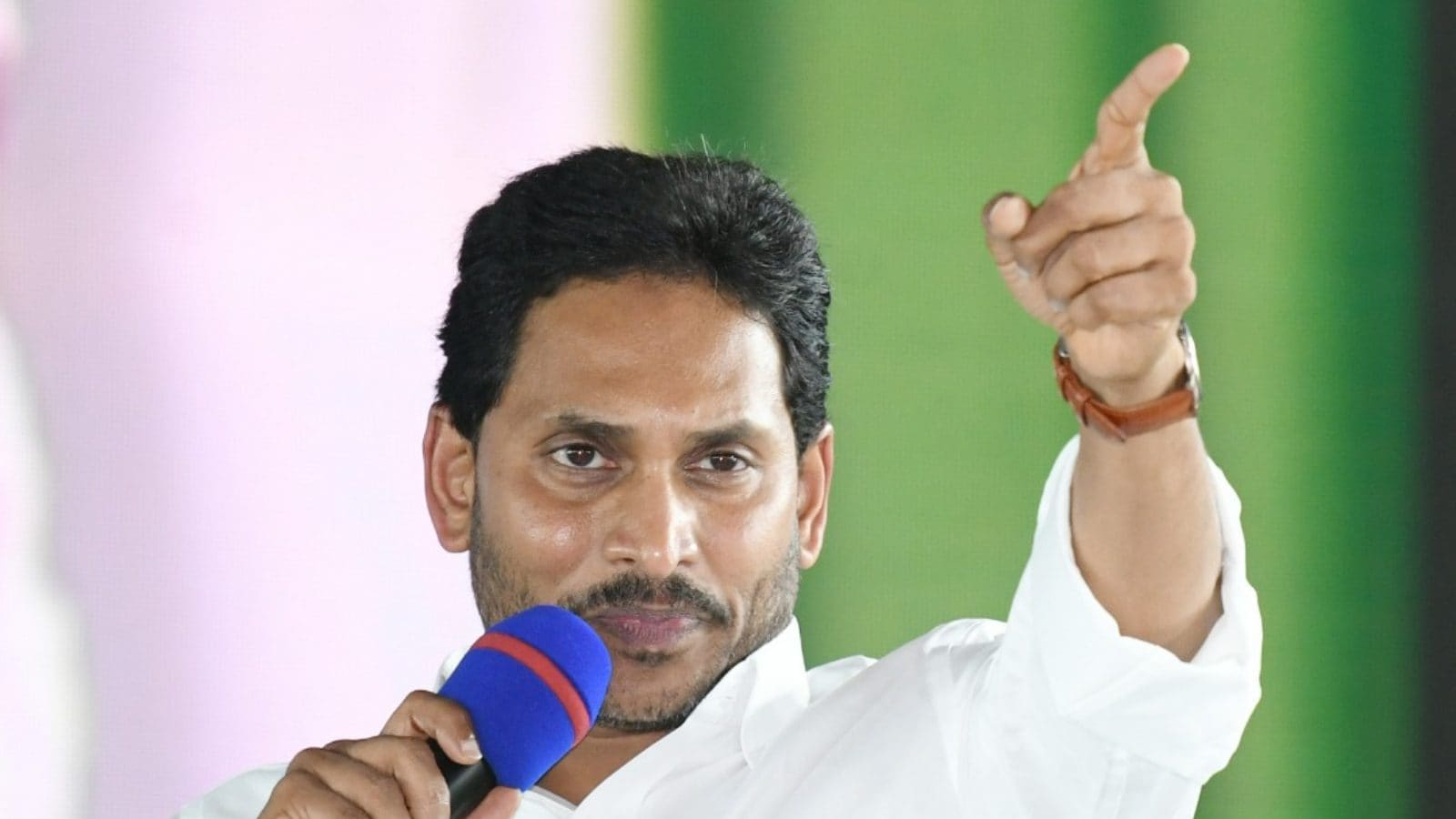CM Jagan: ముసలాయన చంద్రబాబుకు పరిగెత్తే ఓపిక లేదు.. నాలుగు నక్కలను తోడేసుకుంటున్నారు..– News18 ...