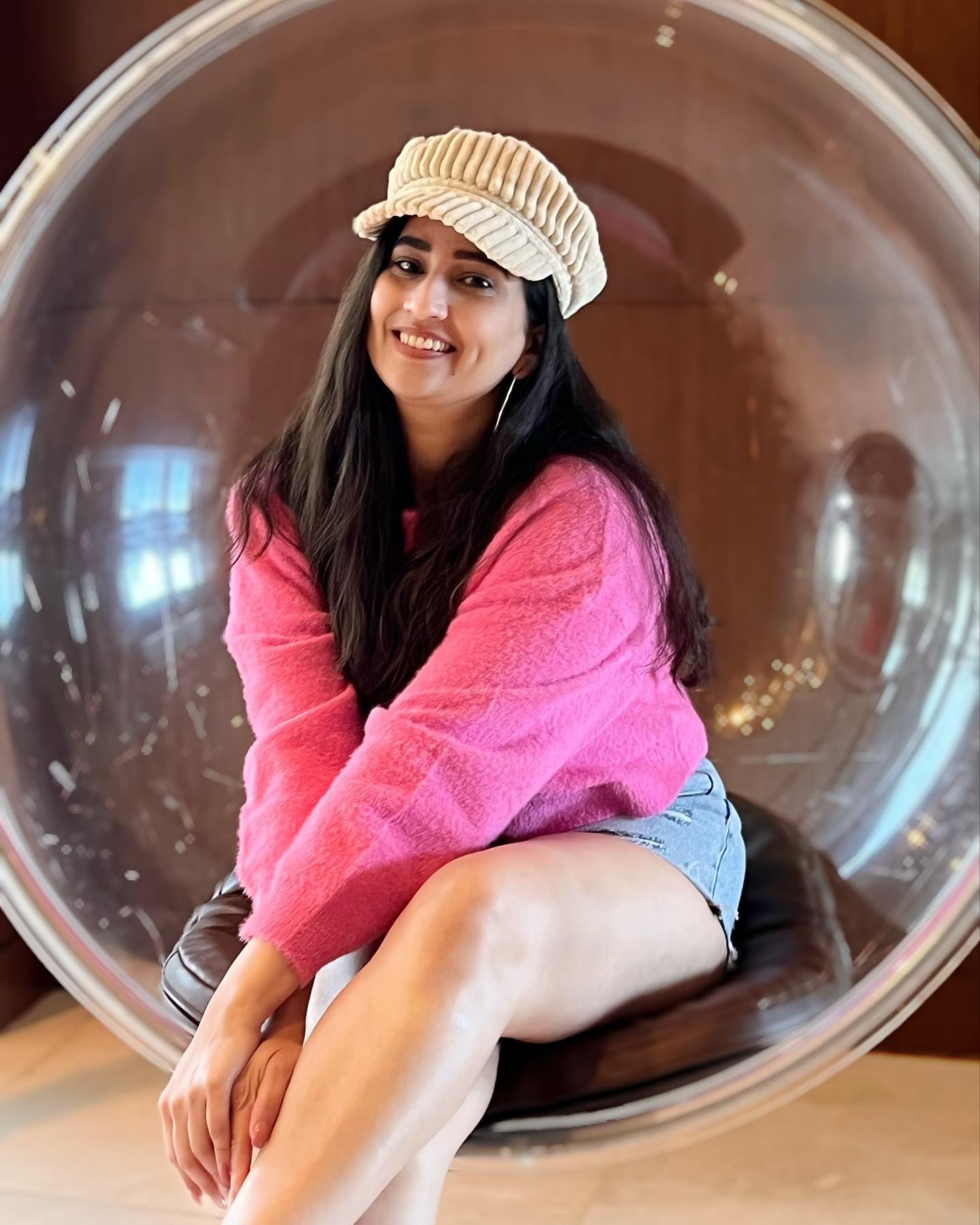 Anchor Manjusha : పొట్టి నిక్కరులో యాంకర్ మంజూష పరువాల విందు.. వైరల్ ...