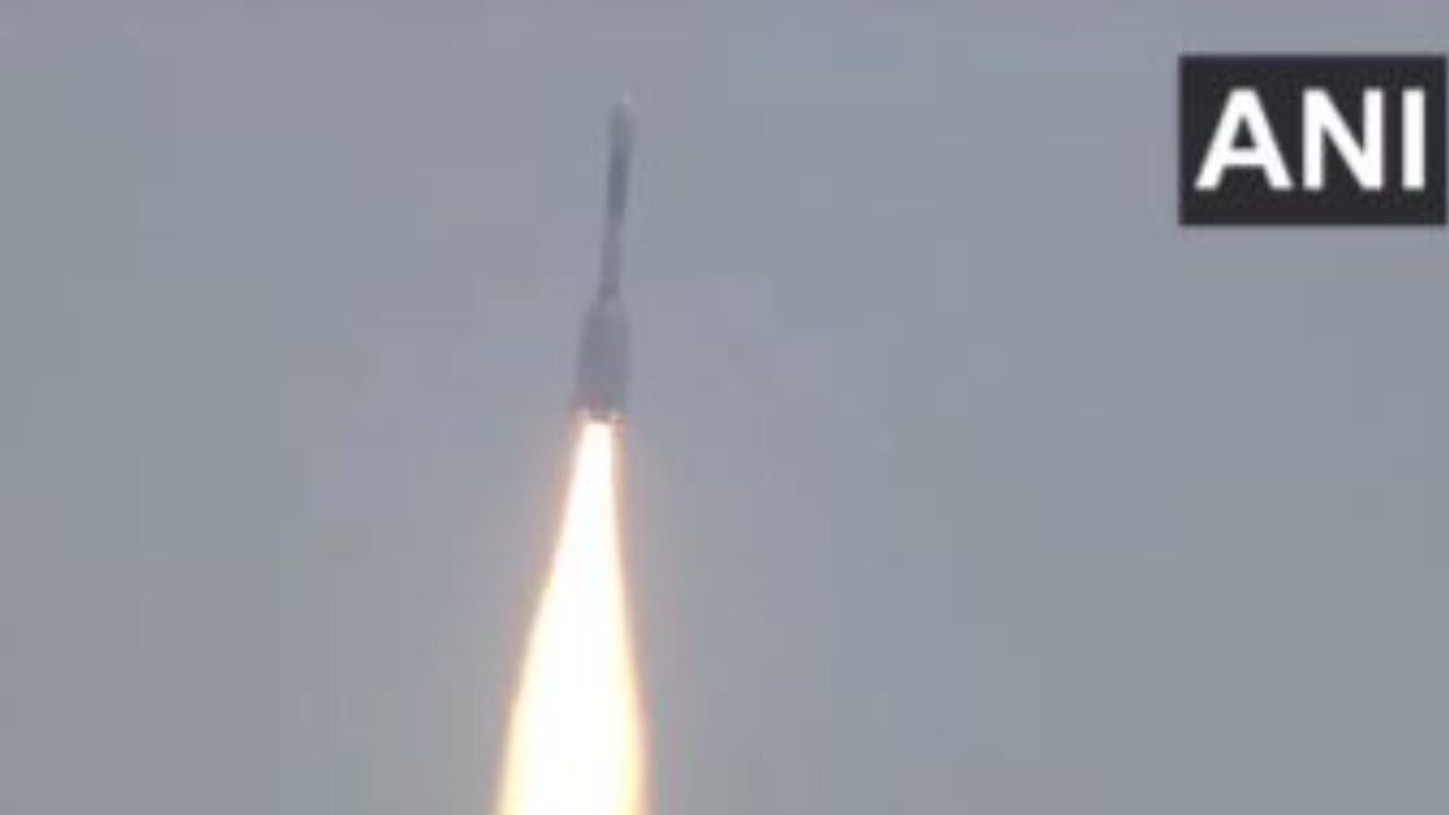 ISRO : ఇస్రో రాకెట్ ప్రయోగం గ్రాండ్ సక్సెస్.. కక్ష్యలోకి ప్రవేశించిన ... ISRO : ఇస్రో రాకెట్ ప్రయోగం గ్రాండ్ సక్సెస్.. కక్ష్యలోకి ప్రవేశించిన ...