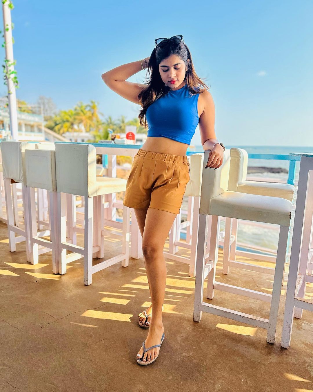 అందాలతో జిగేల్ అనిపించిన జబర్దస్త్ బ్యూటీ.. లో- దుస్తులు చూపిస్తూ రీతూ ...