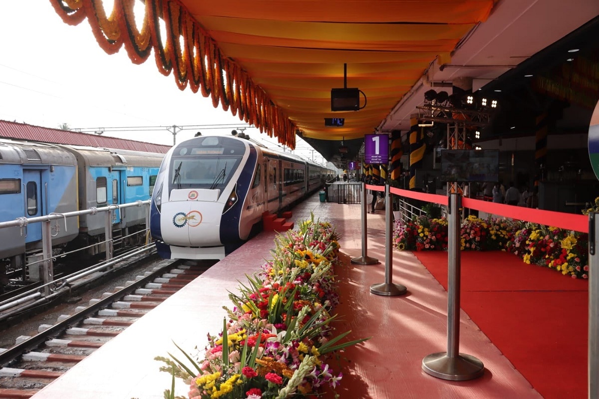 ఈ 33 రూట్లల్లో వందే భారత్ రైళ్లు వచ్చే ఛాన్స్... తెలుగు రాష్ట్రాల్లో ...