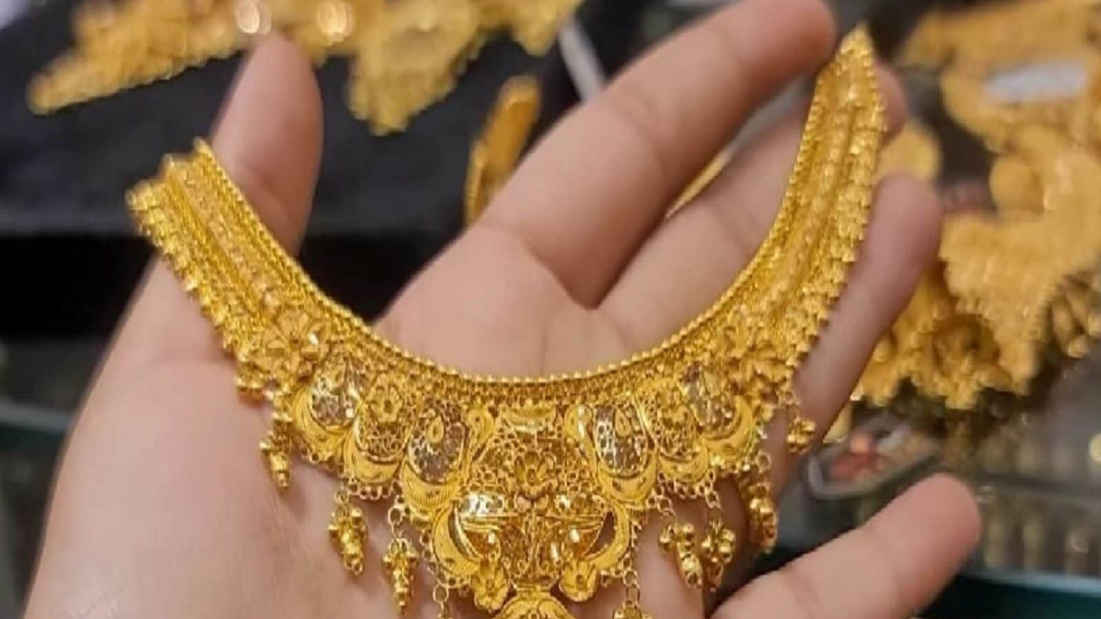 Vastu tips for gold: బంగారు నగలను ఇంట్లోని అల్మారా లాకర్‌లో ఈ దిక్కున ...