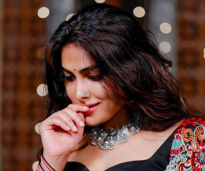 Divi Vadthya: ఎద లోతుల్లో టాటూ..! హాట్ గేరేసి రెచ్చిపోయిన బిగ్ బాస్ బ్యూటీ