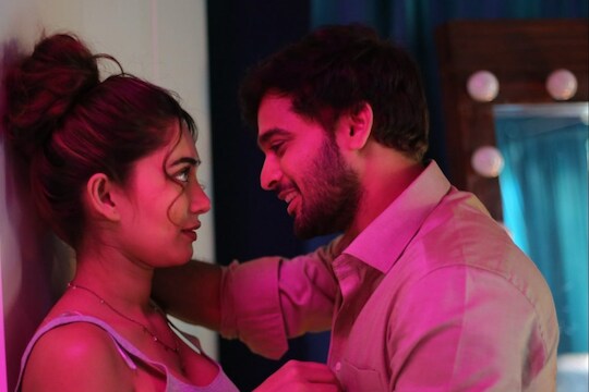 Evol: డిఫరెంట్ మూవీ! గమ్మతైన టైటిల్.. ఇది తేడా బ్యాచ్‌ సినిమా – News18 తెలుగు