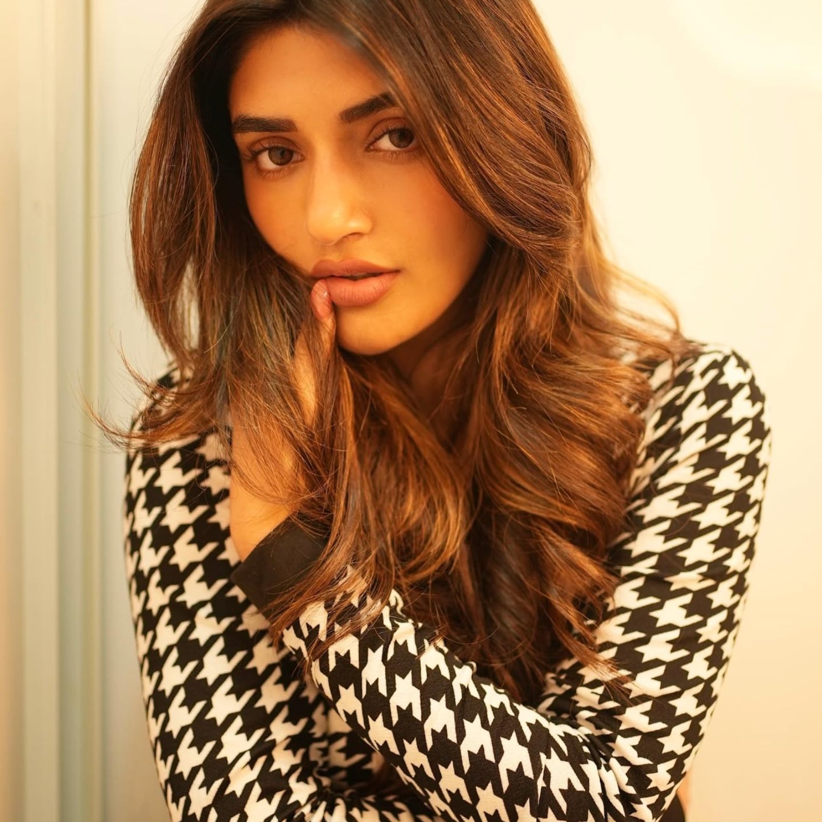 ఇదేం ఘాటు సామి.. నాభి అందాలతో శ్రీలీల మంటలు.. లేటెస్ట్ పిక్స్ వైరల్ ...