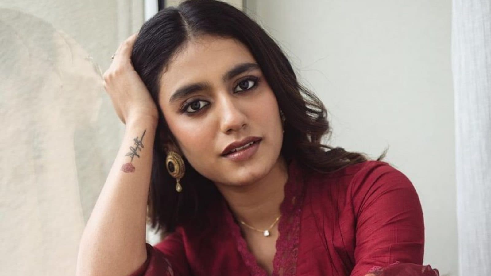 Priya Prakash Varrier : కాటుక కళ్లతో మాయ చేస్తోన్న ప్రియా ప్రకాష్ ...
