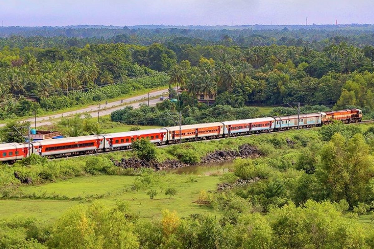 విశాఖపట్నం నుంచి జన్ సాధారణ్ రైలు... రిజర్వేషన్ లేకుండా అన్నీ జనరల్ ...