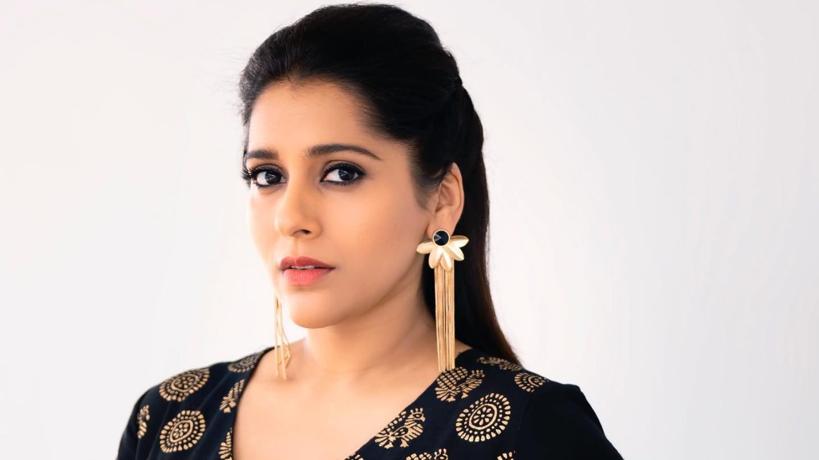 Rashmi Gautam : రష్మి గౌతమ్ క్లోజ్‌అప్ లుక్స్ అదుర్స్.. లేటెస్ట్ పిక్స్ ...