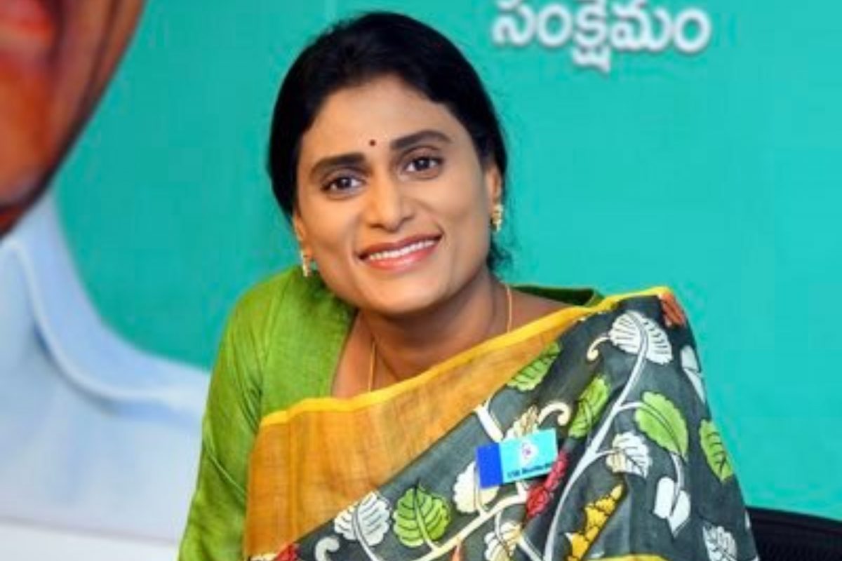 YSRTP : కాంగ్రెస్లోకి వైఎస్ షర్మిల.. పార్టీ విలీనానికి హైకమాండ్ గ్రీన్ ... YSRTP : కాంగ్రెస్లోకి వైఎస్ షర్మిల.. పార్టీ విలీనానికి హైకమాండ్ గ్రీన్ ...