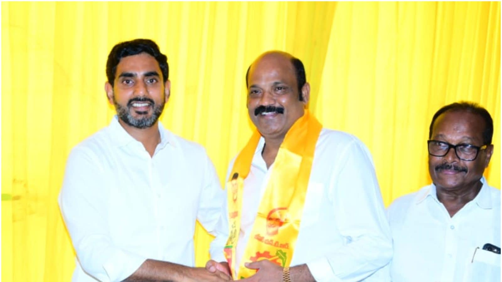 Yarlagadda Venkat Rao: టీడీపీలో చేరిన యార్లగడ్డ వెంకట్రావు.. వంశీపై ...