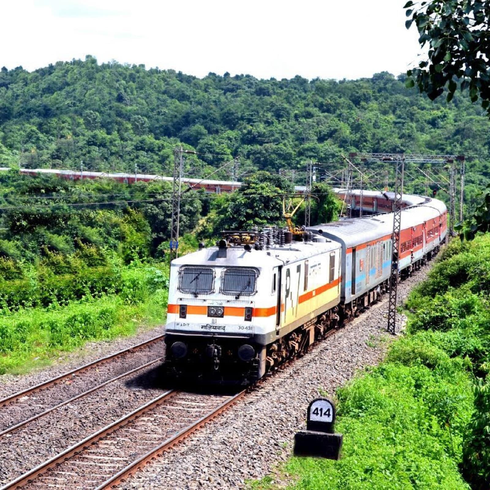 Train Tickets: క్రిస్‌మస్, న్యూ ఇయర్ కు టూర్ ప్లాన్ చేస్తున్నారా ...