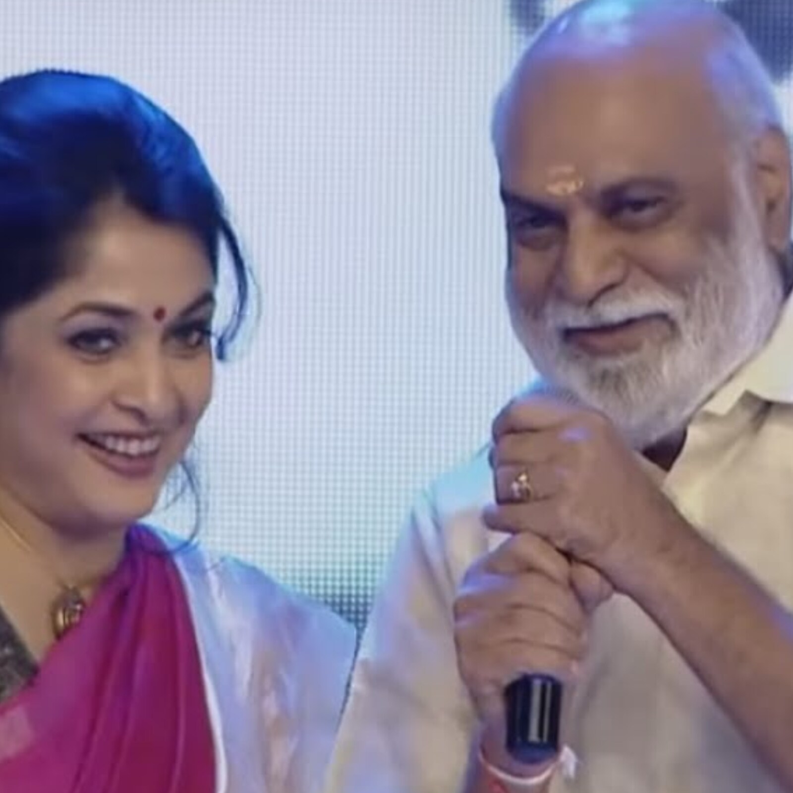 కే రాఘవేంద్రరావు,రమ్యకృష్ణ టాలీవుడ్ బ్లాక్ బస్టర్ కాంబినేషన్.. మొత్తంగా ...