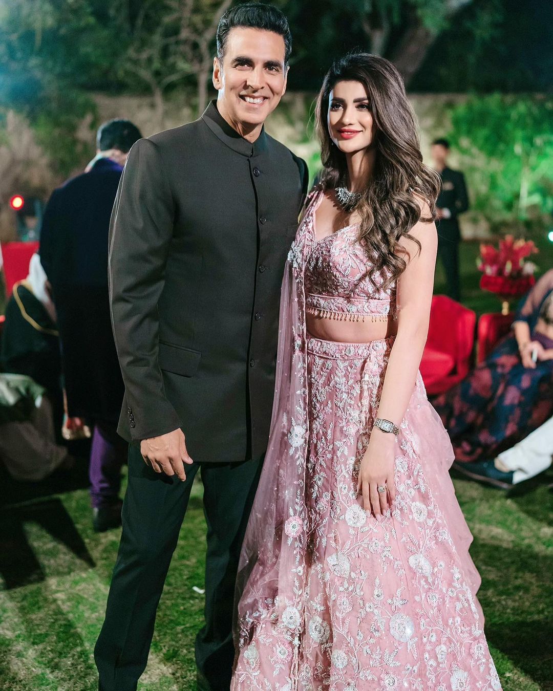 ఇంటర్నెట్ సెన్సేషన్.. ఈ బ్యూటీని చూసి పిచ్చెక్కిపోతున్నారు, ఏం ...