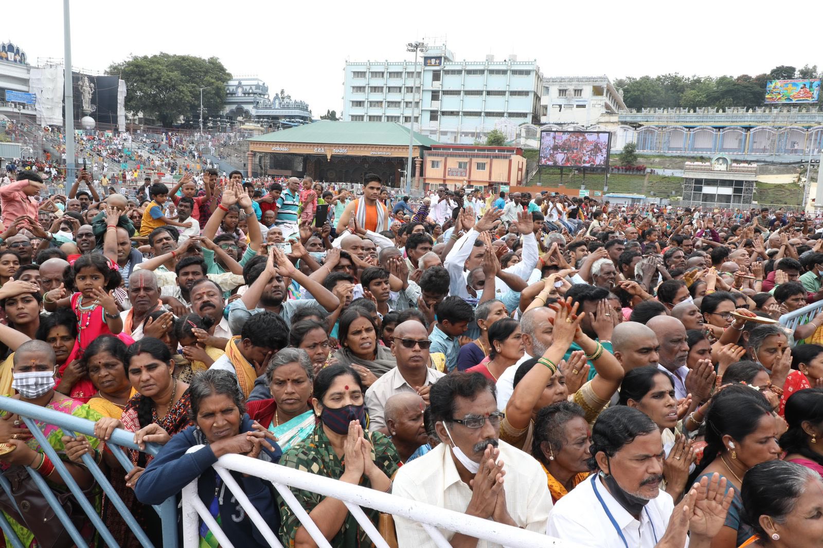 Tirumala Q Line: టీటీడీ సరికొత్త ప్లాన్... ఇక తిరుమలలో క్యూలైన్స్ ఉండవా ...