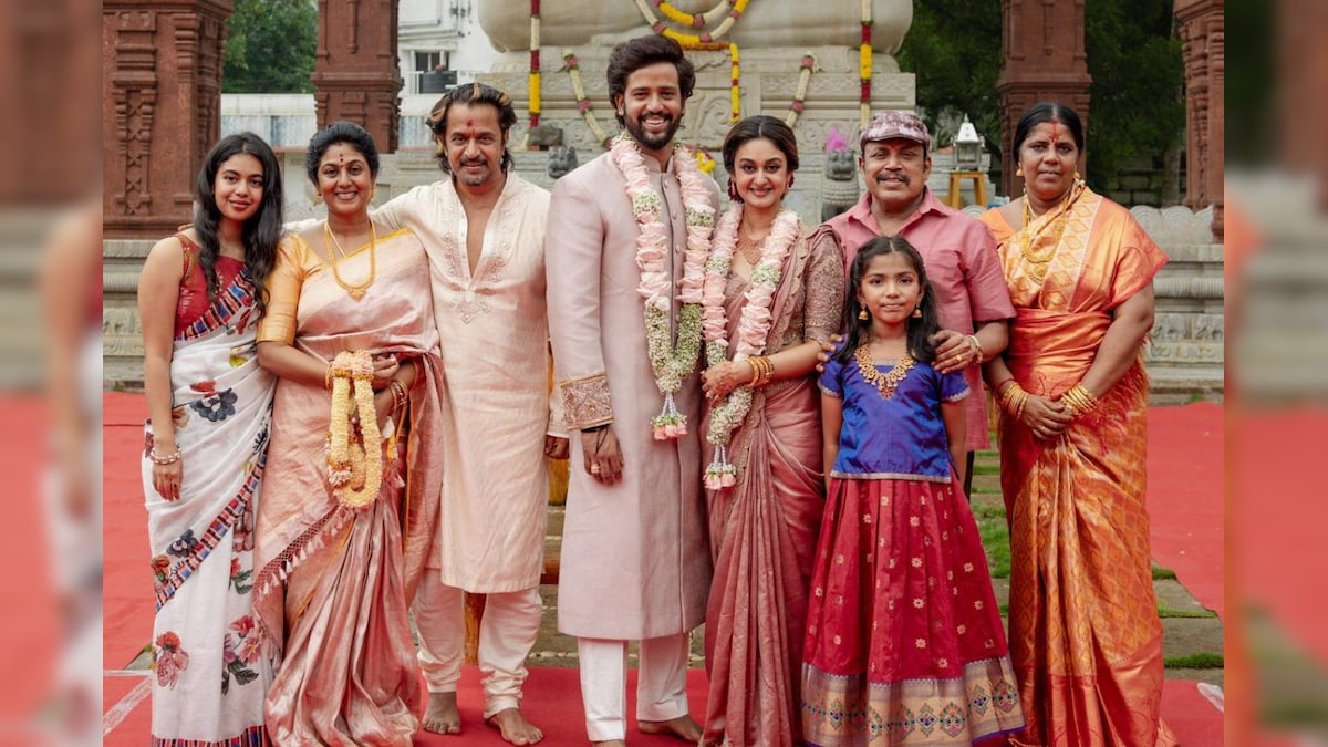 Aishwarya Arjun : ఘనంగా హీరో అర్జున్‌ కుమార్తె నిశ్చితార్థం.. పిక్స్ ...