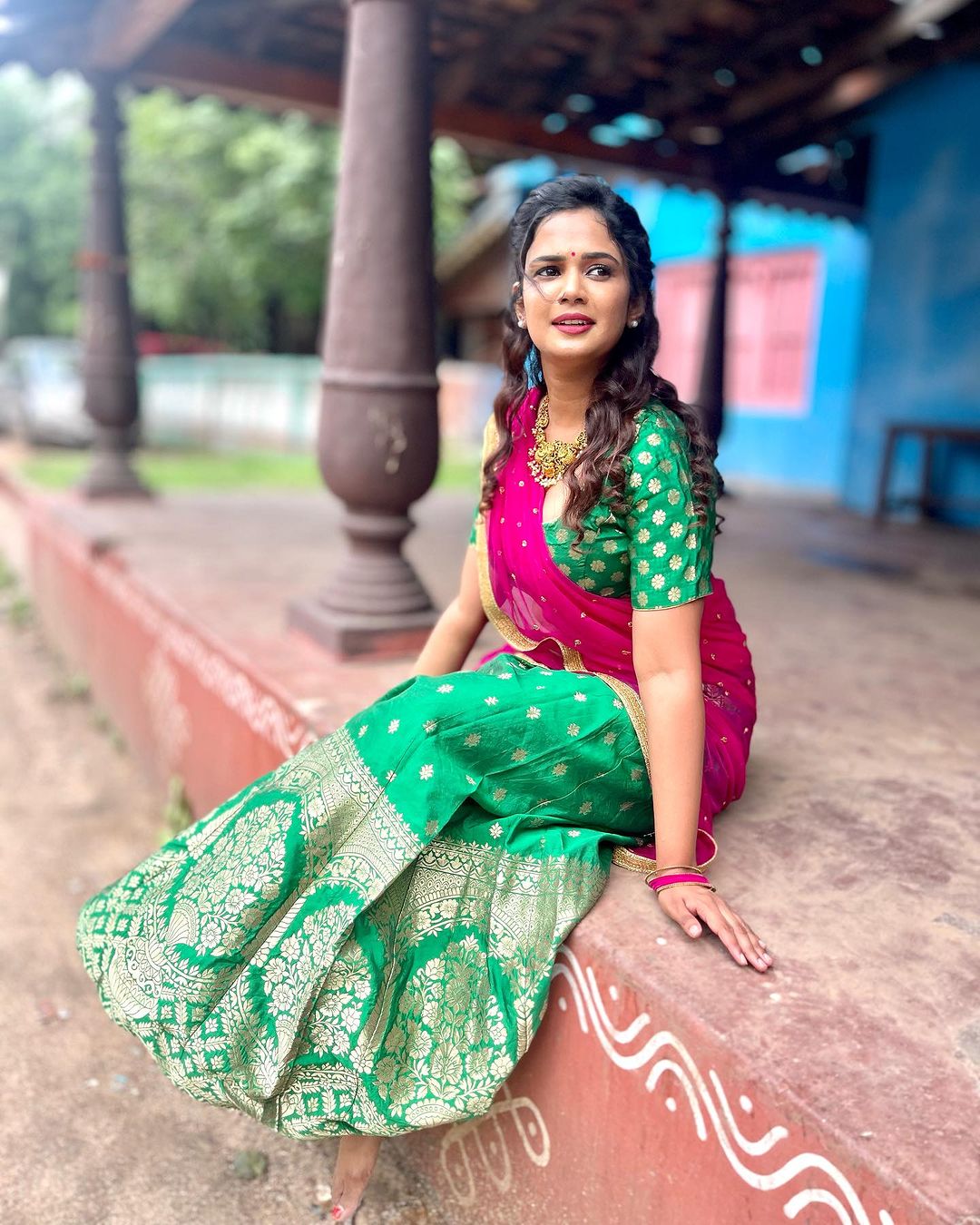 Ariyana: అరియనా నెవర్ బిఫోర్ లుక్స్.. ఉప్పొంగుతున్న సొగసుపై కుర్రకారు ...