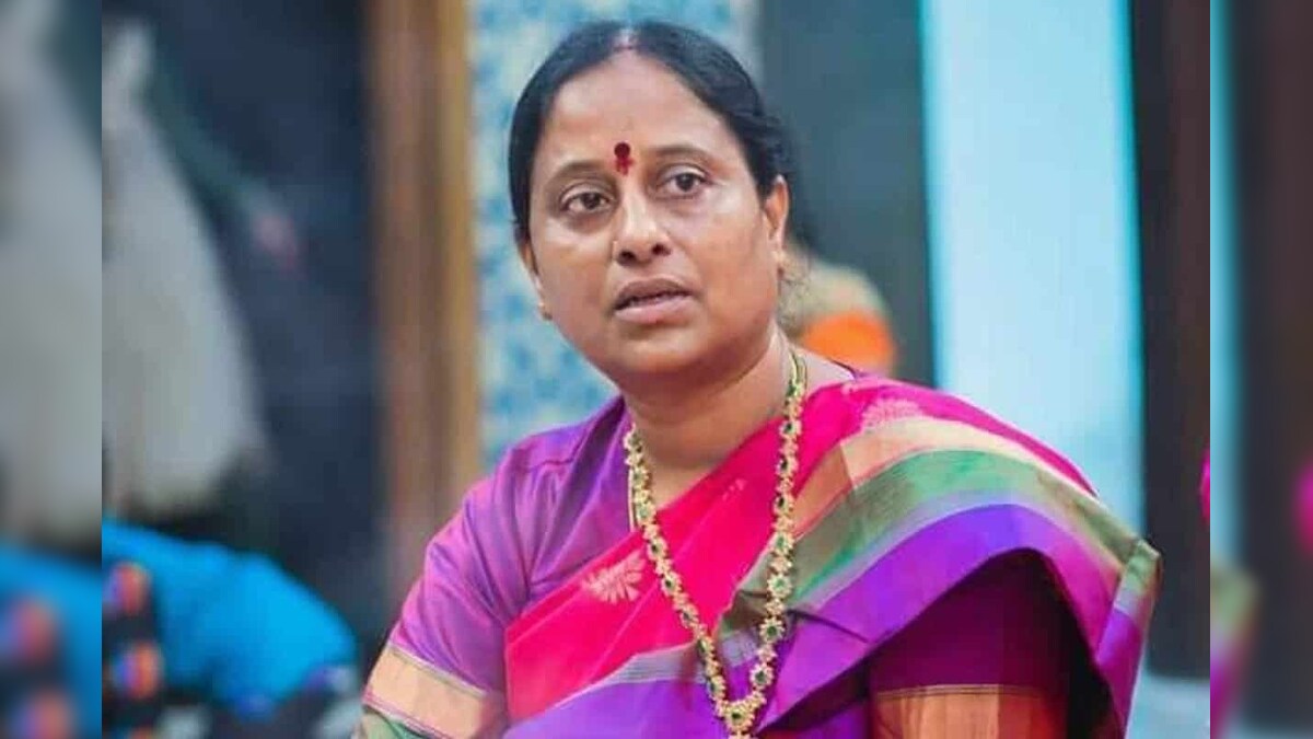 Konda Surekha: ఓటుకు రూ. 500 ఇస్తూ అడ్డంగా దొరికిపోయిన కొండా సురేఖ.. ఇదిగో వీడియో.. | konda ...