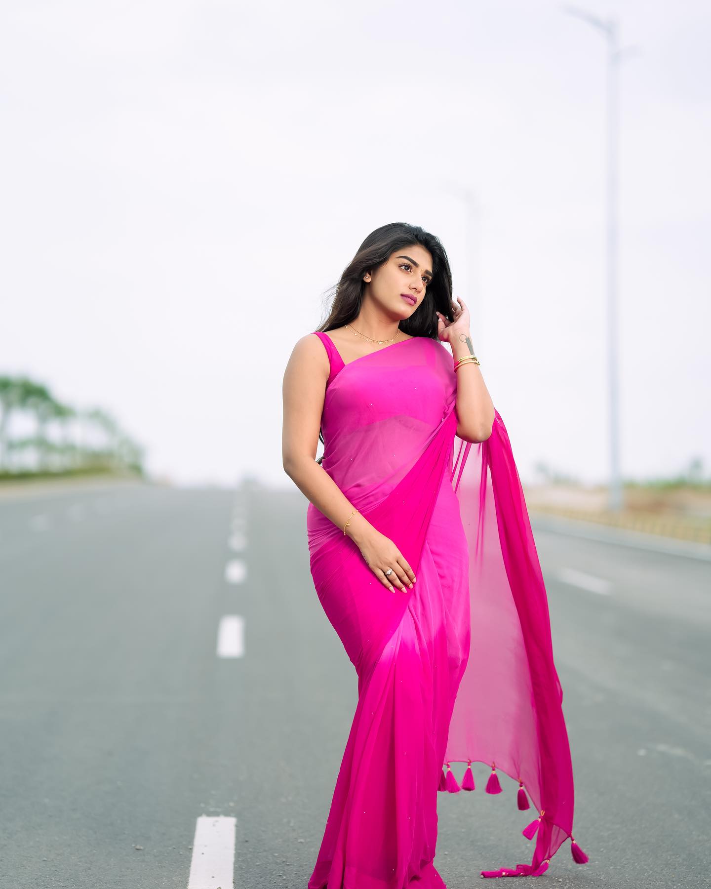 పలుచని చీరలో సుప్రీత సోకుల విందు.. అదరహో అనాల్సిందే.. – News18 తెలుగు