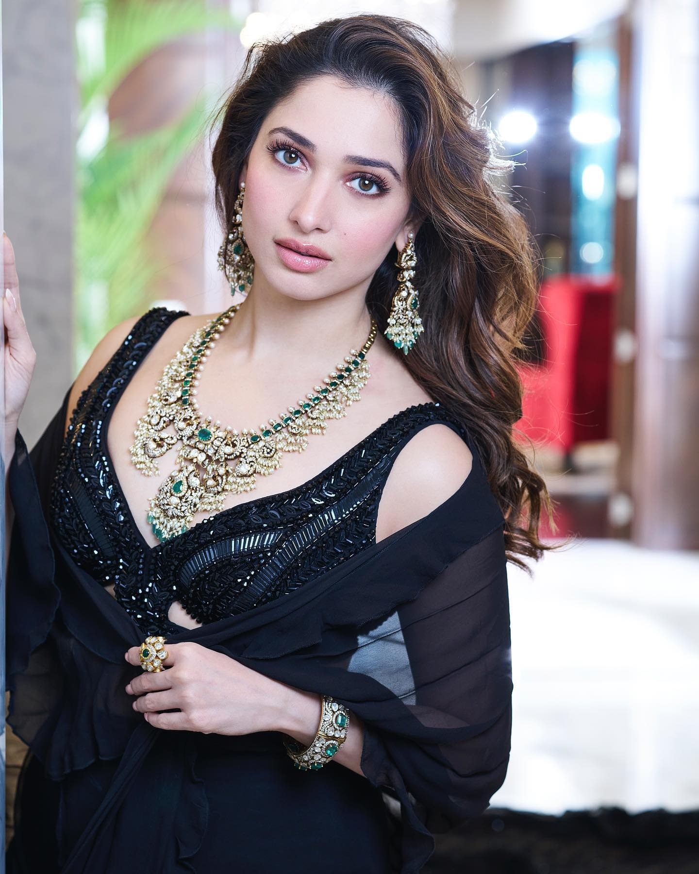 Tamannaah : ఒంటి నిండా వజ్రాల నగలతో తమన్నా తళుకులు... పిక్స్ వైరల్ ...
