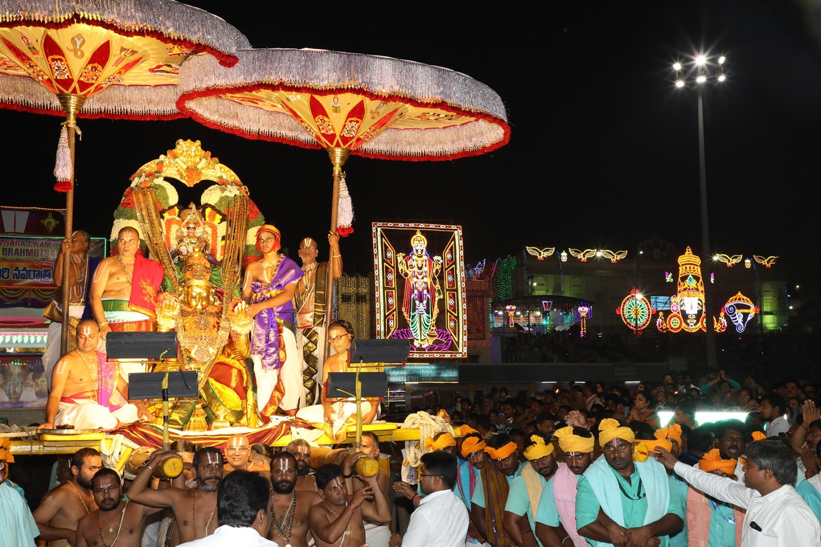 TTD News: తిరుమలలో గరుడ వాహన సేవ.. పోటెత్తిన భ‌క్తులు..Garuda Vahana Seva was performed in ...