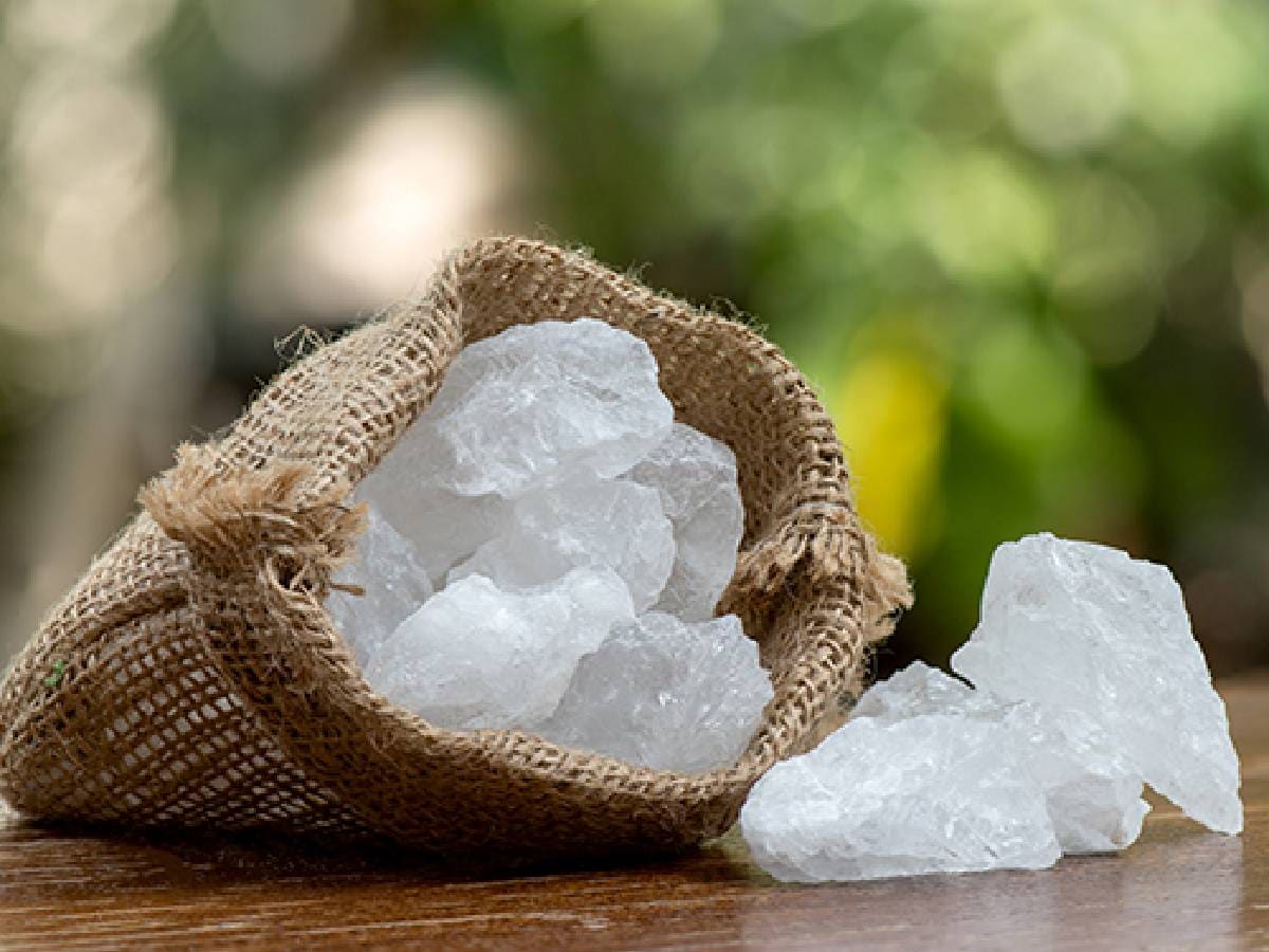 Fitkari Benefits: వంటగదిలో పటిక ముక్క ఉంచండి.. జీవితంలో పెను మార్పులు ...