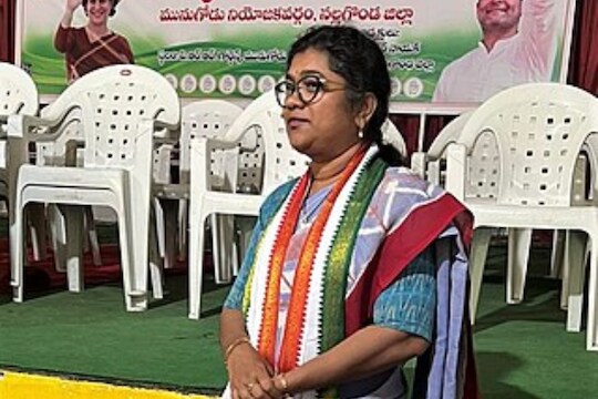 బైబై కాంగ్రెస్ అంటున్న పాల్వాయి స్రవంతి.. కారెక్కేస్తారా? | Palvai ...