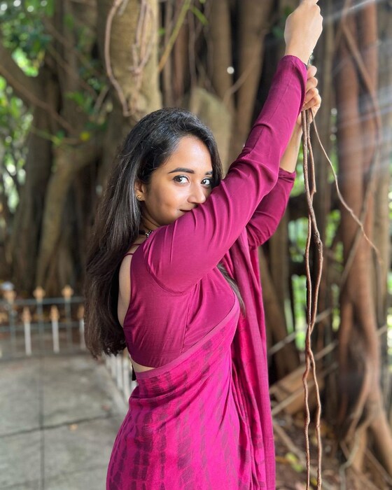 బిగ్‌బాస్ బ్యూటీ దీప్తి సునైనా శారీలో బోల్డ్ ఫోటోషూట్|bigg boss beauty ...