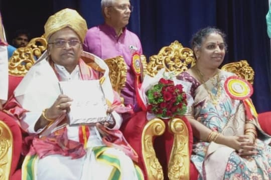 ప్రవచన కర్త గరికపాటి నరసింహారావుని సాహిత్య కళాభారతి బిరుదుతో సత్కారం ...