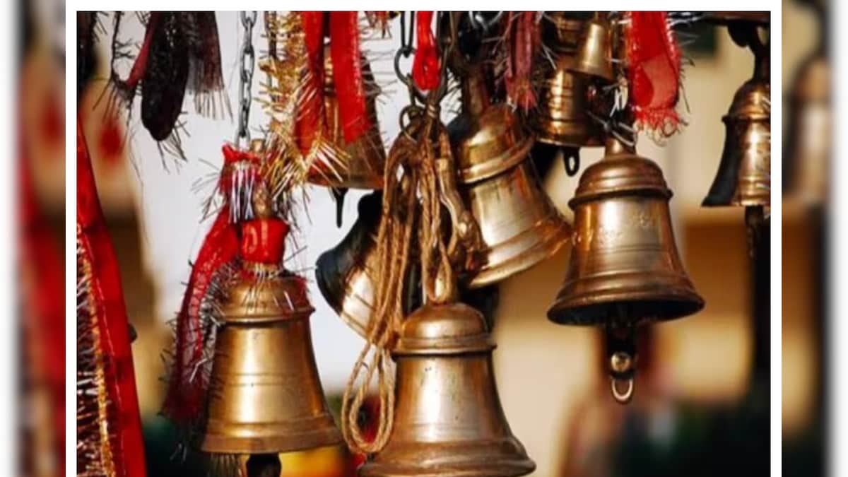 temples why we ring bells in temples see in marathi. దేవాలయాల్లో గంటలు ...
