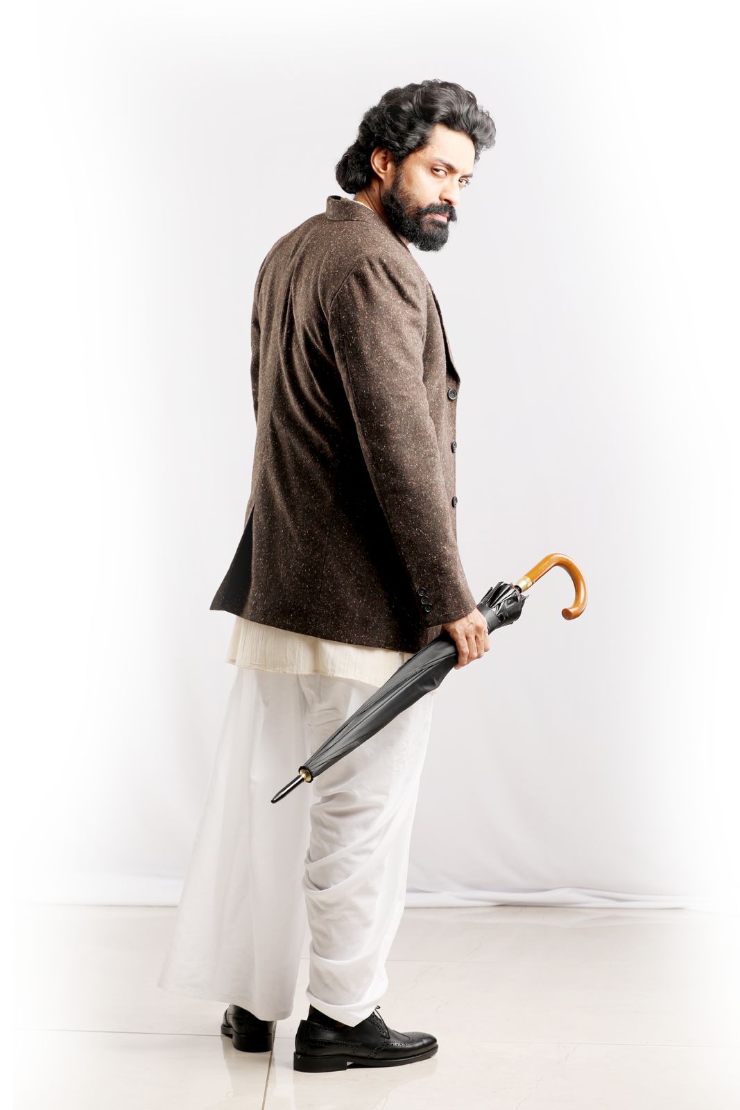 NKR - Devil: ‘డెవిల్’ సినిమా కోసం ఏకంగా 90 కాస్ట్యూమ్స్‌తో నందమూరి ...