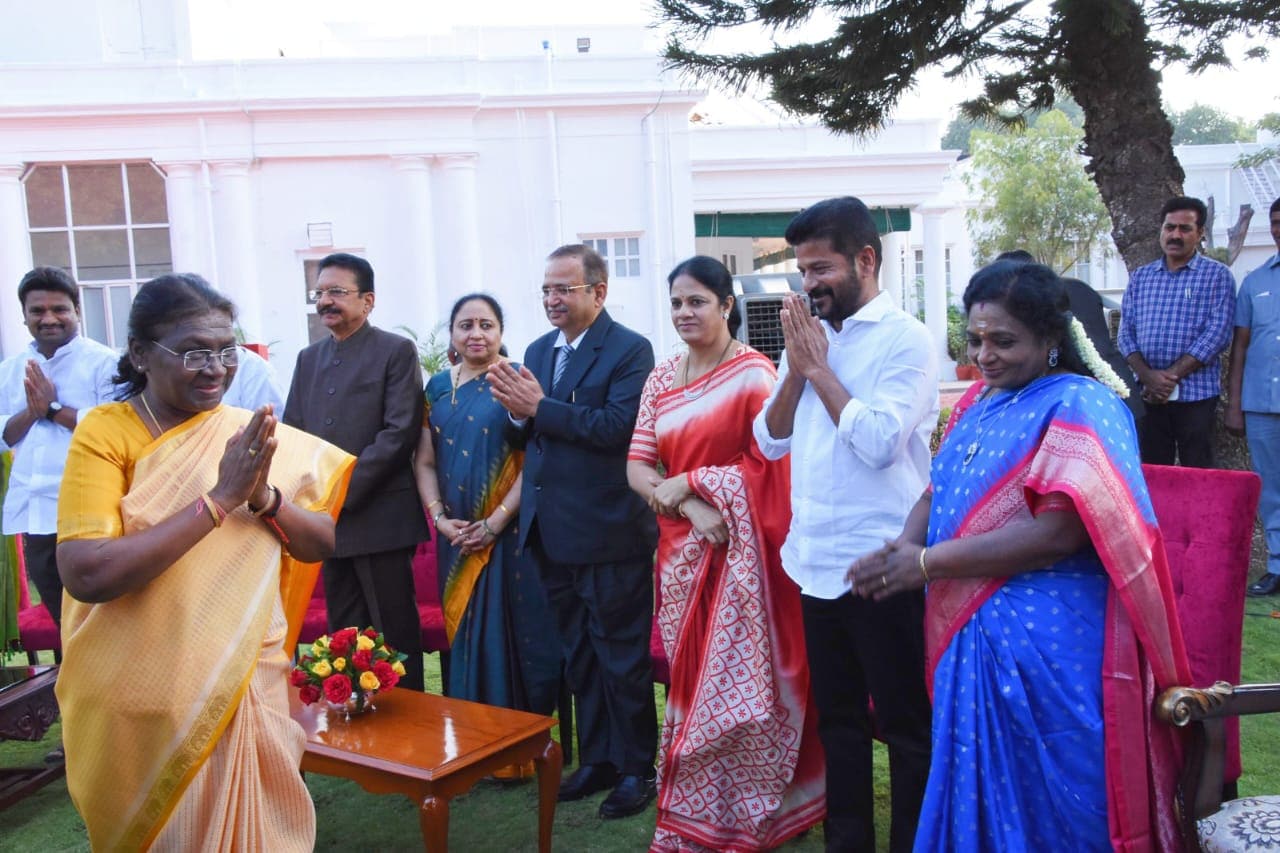 Revanth Reddy Wife: రాష్ట్రపతి ఎట్‌హోంలో... స్పెషల్ అట్రాక్షన్‌గా ...
