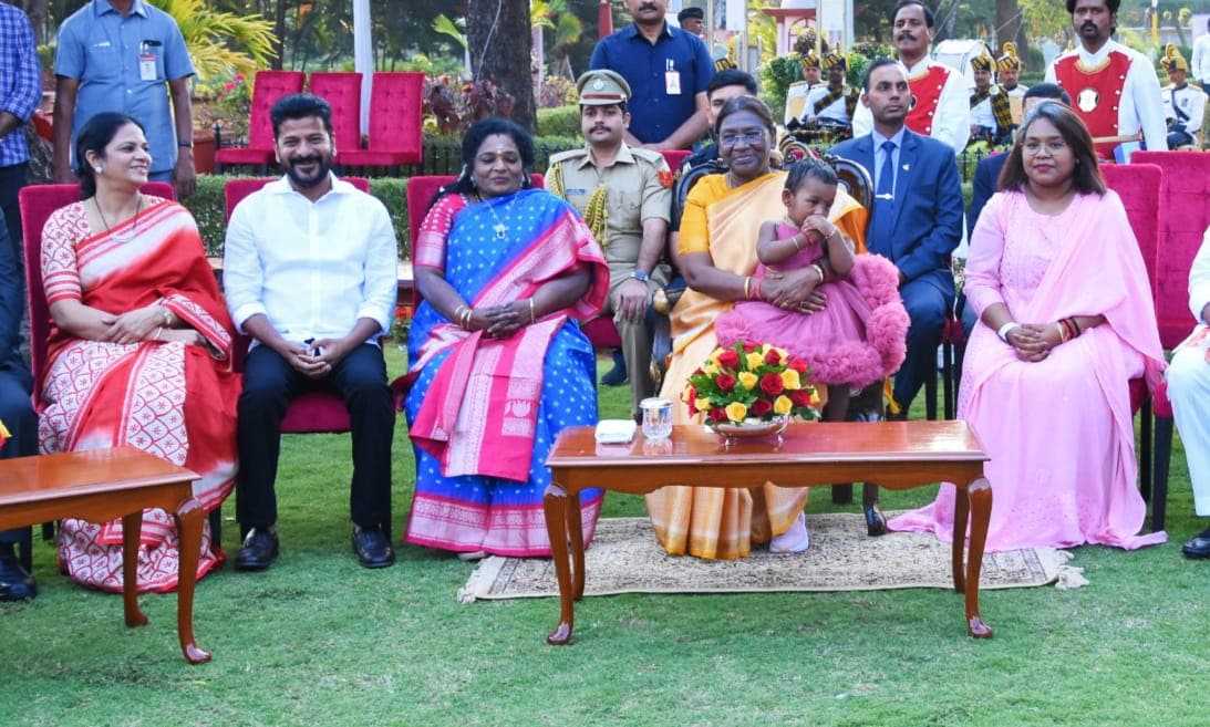 Revanth Reddy Wife: రాష్ట్రపతి ఎట్‌హోంలో... స్పెషల్ అట్రాక్షన్‌గా ...