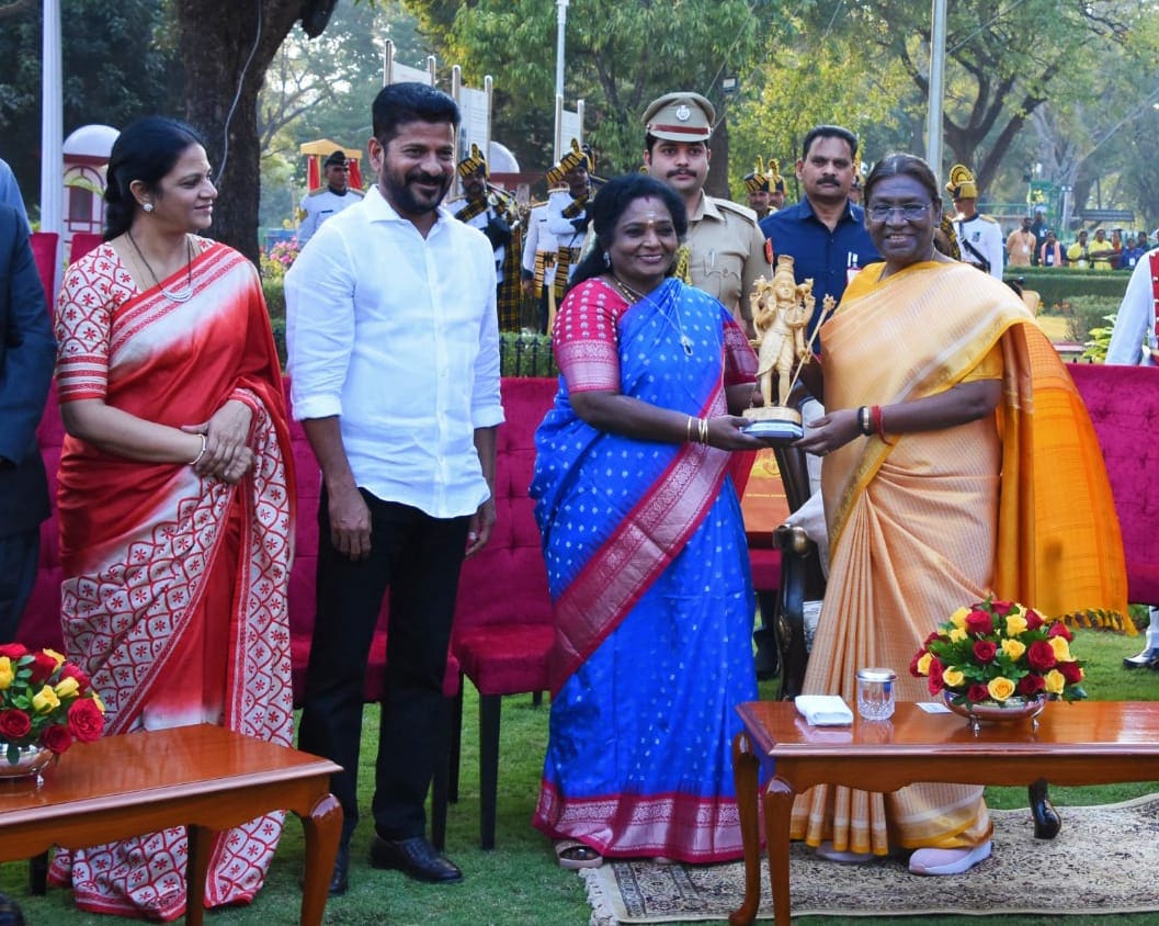 Revanth Reddy Wife: రాష్ట్రపతి ఎట్‌హోంలో... స్పెషల్ అట్రాక్షన్‌గా ...