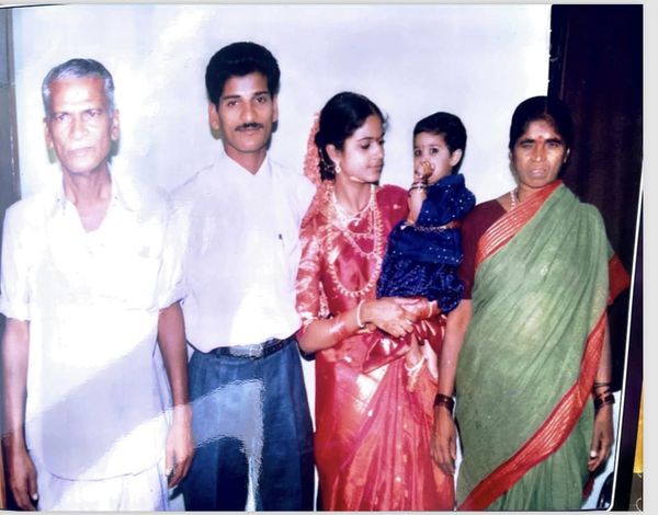 కాబోయే సీఎం రేవంత్ రెడ్డి రేర్ ఫొటోస్ వైరల్.. ఆ నాటి నుంచి నేటి వరకు ...