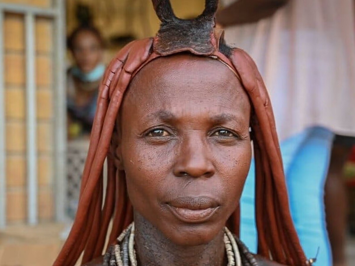 ఊరికి అతిథి వస్తే, ఇంటి యజమాని భార్య అతనితో రాత్రి గడుపుతుంది! Tribe ...