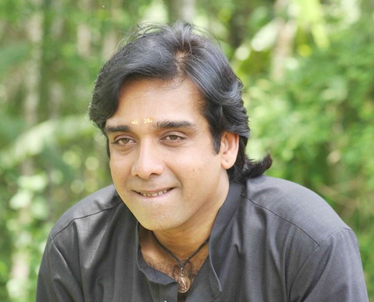 Hero Vineeth: ప్రేమ దేశం హీరో వినీత్ గుర్తున్నాడా? అతని భార్య ఎవరో ...