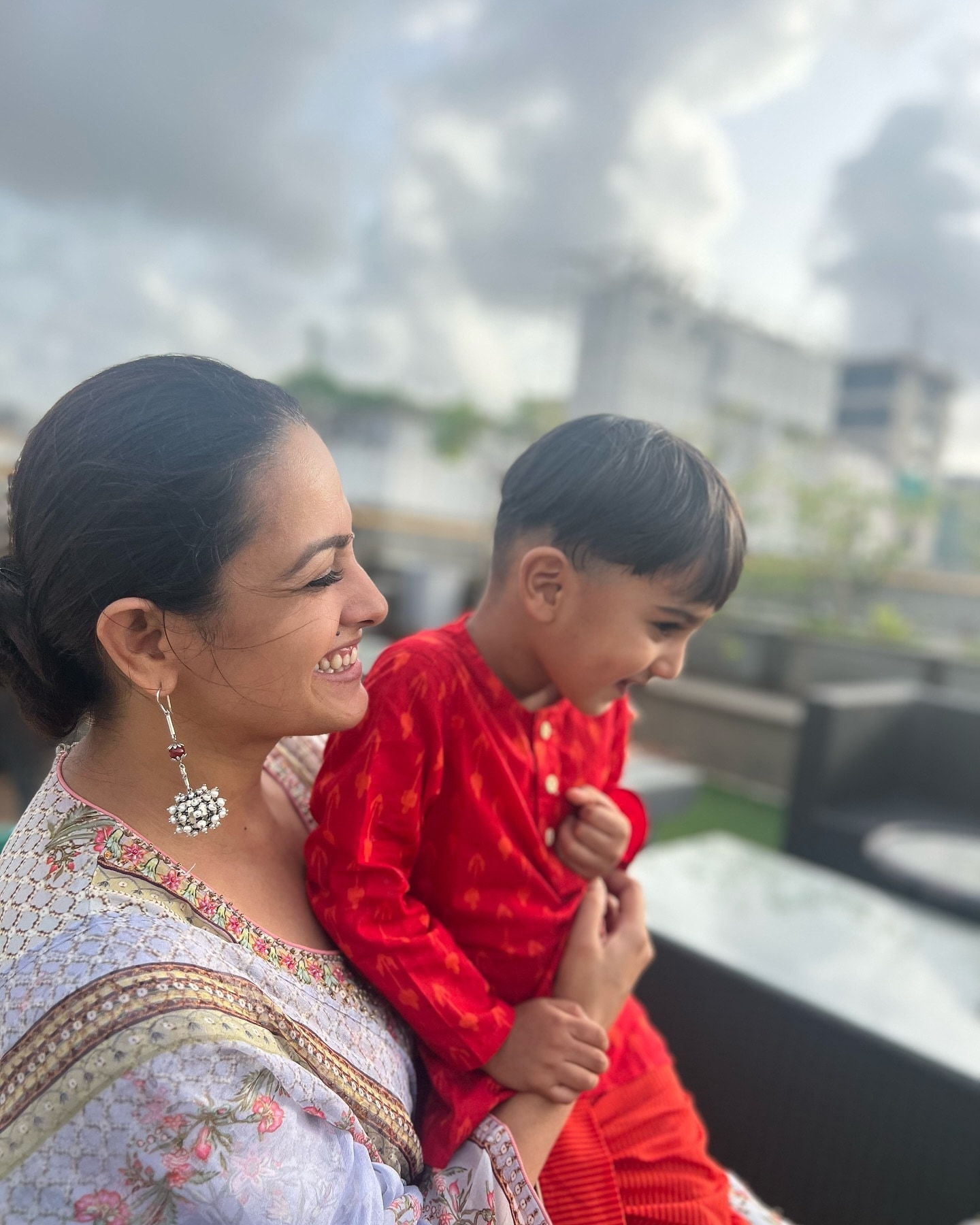 నువ్వు నేను హీరోయిన్‌కు ఇంత పెద్ద కొడుకు ఉన్నాడా.. వైరల్ అవుతోన్న ...