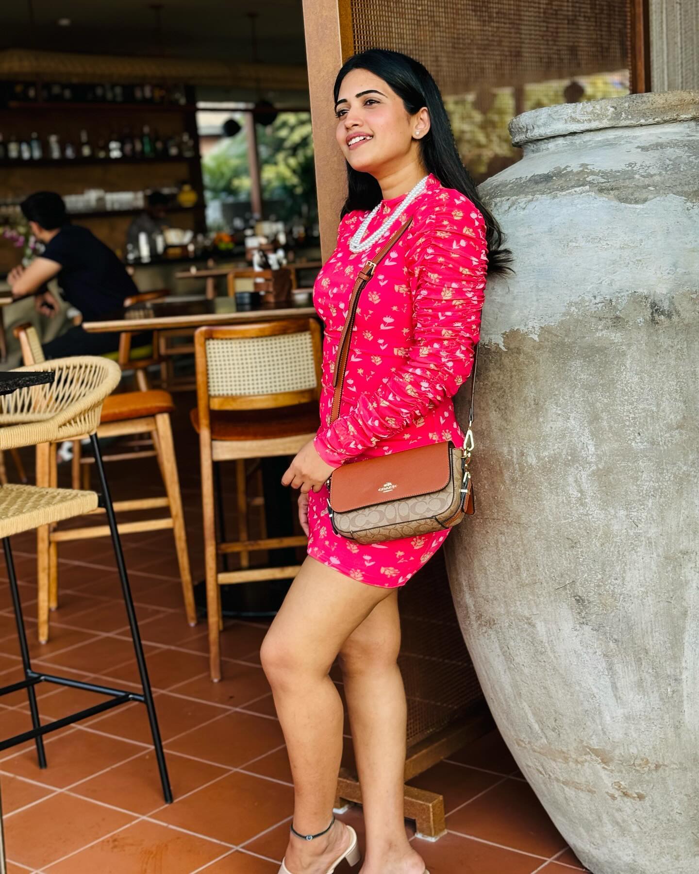 Anchor Sravanthi : పొట్టి గౌనులో పిచ్చెక్కించిన యాంకర్ స్రవంతి ...