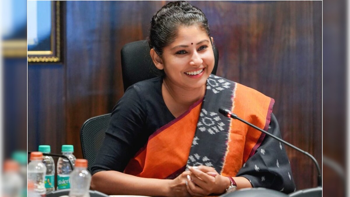 Telangana Ias Officer smita sabaharwal takes new charges | Smita ...