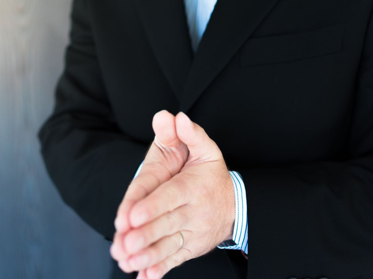 ఈ సంకేతాలతో ఎదుటివ్యక్తి ఆలోచనను ఈజీగా పసిగట్టవచ్చు!| 8 weird body ...