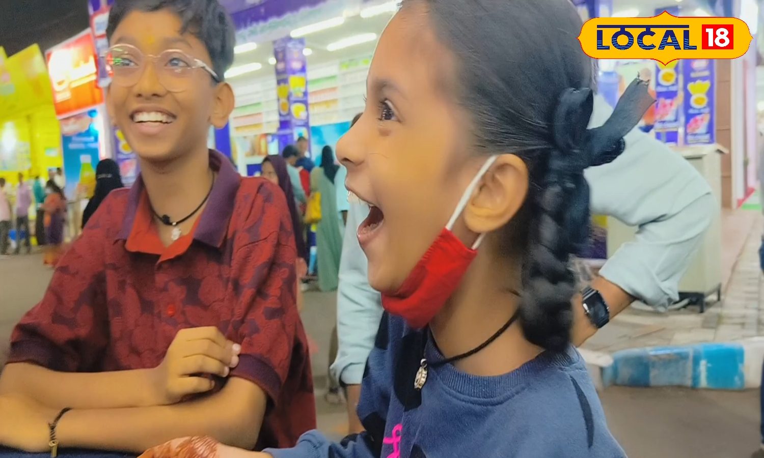 అమ్మో.. ఈ మ్యాజిక్ షో మామూలుగా లేదుగా.. Mind-blowing free magic stall ...