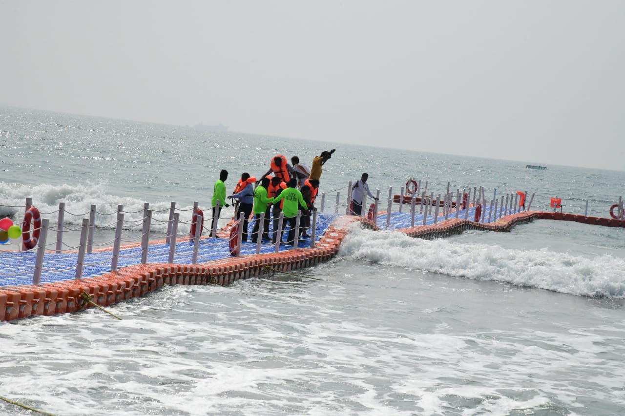 Visakha Floating Bridge: సముద్రంపై కూడా నడవొచ్చు.. ఆ కిక్కు మామూలుగా ...