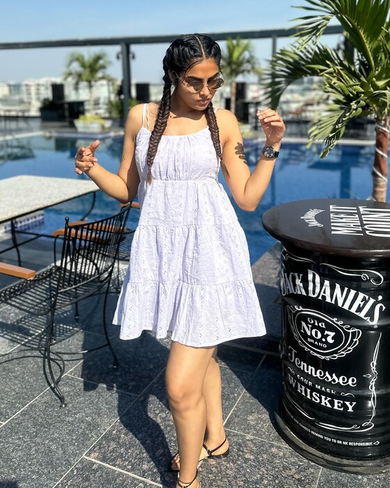 నాభి అందాలతో రచ్చ చేసిన దివి.. అదరహో అనిపించిన హైదరాబాదీ అందం.. Actor ...