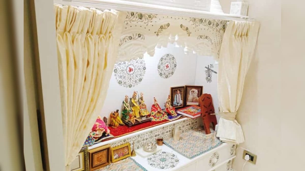 Astrology: పూజ గదిలో తెర ఎందుకు ఏర్పాటు చేస్తారో తెలుసా ?.. know why ...