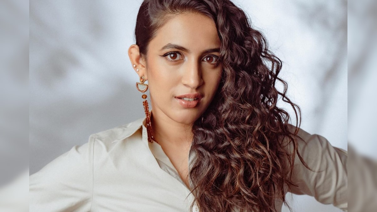 రింగు రింగులా జుట్టుతో మరింత అందంగా మెరిసిపోతున్న నిహారిక.. Niharika ...